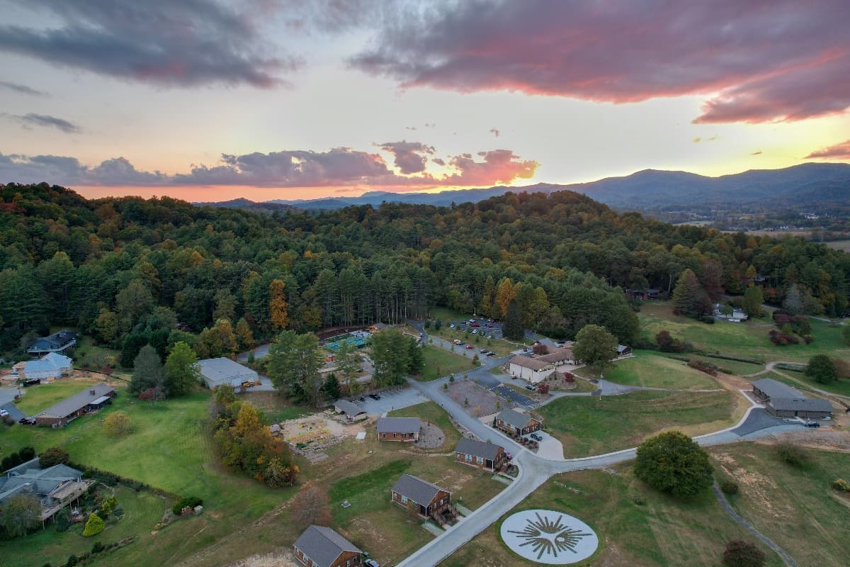 10 Best Wellness Retreats In North Carolina 2025 - Retreat Pundit