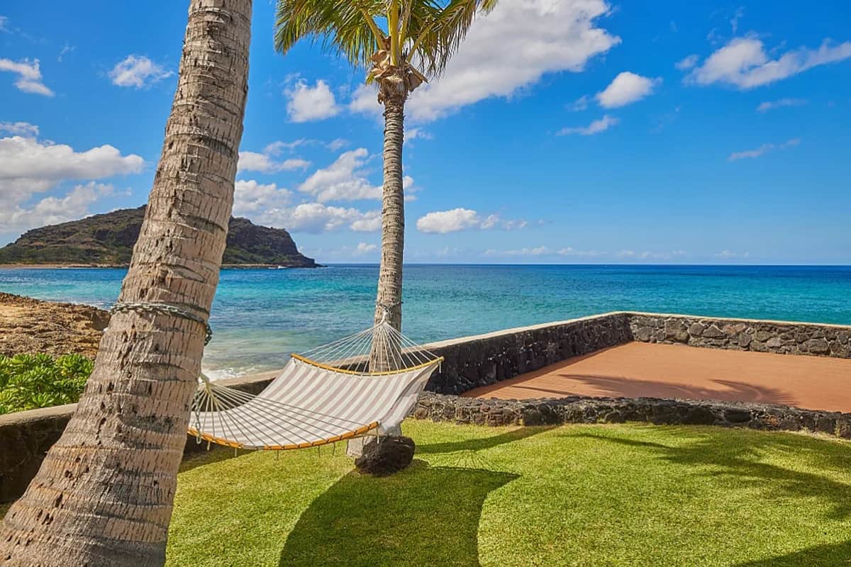 11 Best Wellness Retreats & Resorts In Hawaii 2025 - Retreat Pundit